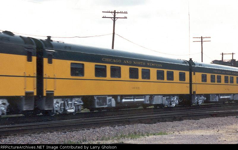 CNW 413 "Lake Bluff"